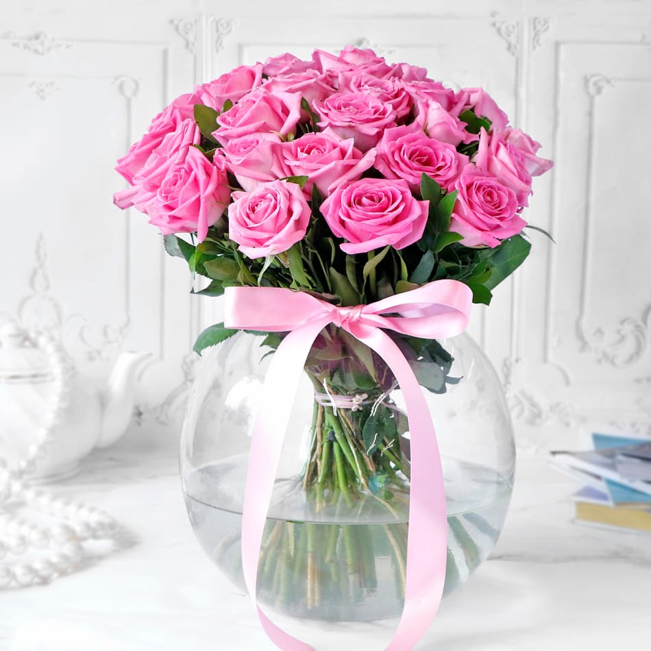 Vase Of Pink Roses PINK ROSES IN A VASE – NuLu Flowers