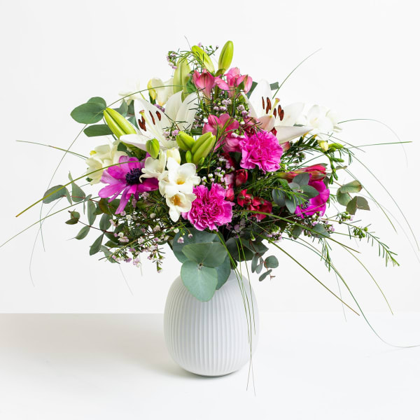 Buy/Send A Touch of Spring Online | IGP | ID1282825