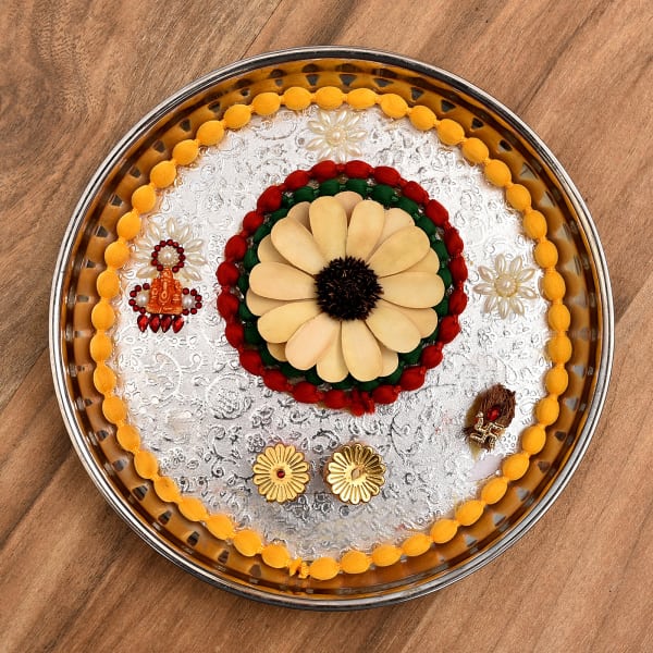Auspicious Tikka Thali: Gift/Send Holi Gifts Online L11041172 |IGP.com
