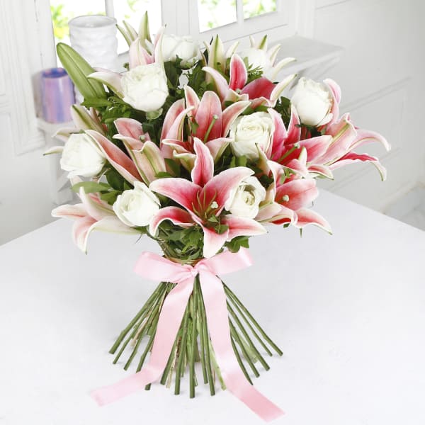Order Bunch of Beautiful Pink & White Assorted Flowers Online at Best ...