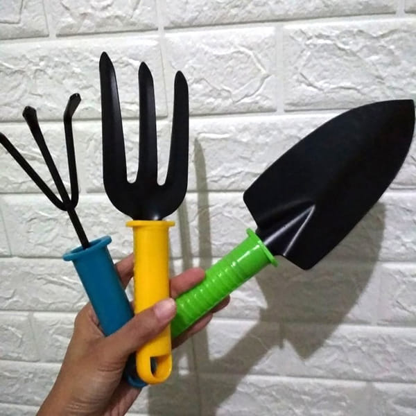 Buy/Send Gardening Tool - Red Yellow Green - Set Of 3 Online | IGP ...