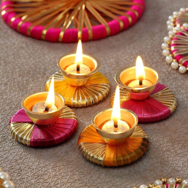 Handmade Diya Set with Soan Papdi: Gift/Send Diwali Gifts Online ...