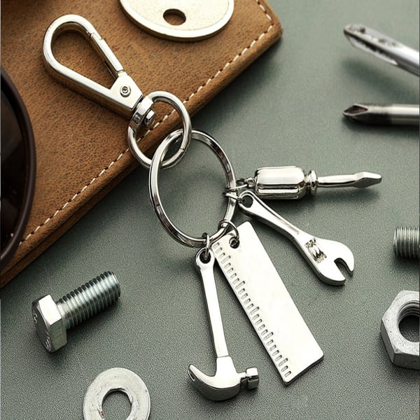 Buy/Send Men's Tools Keychain Online | IGP | JVS1272645