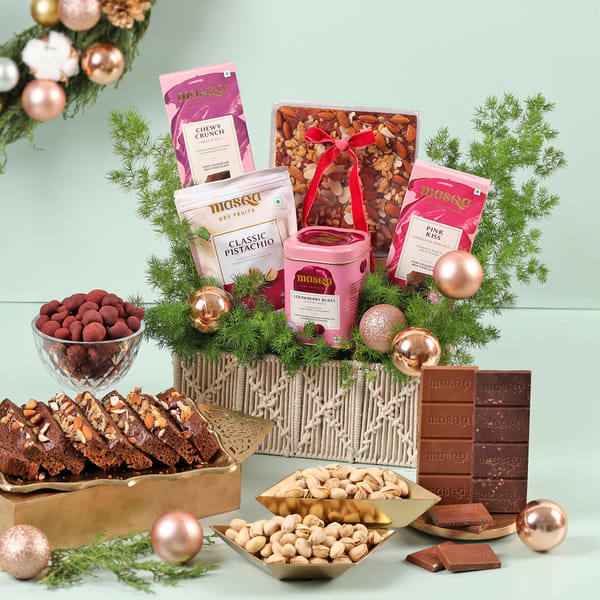 Opulent Christmas Celebration Gift Set: Gift/Send Masqa Gifts Online ...
