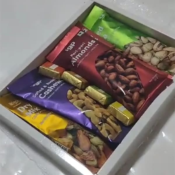 Buy/Send RAYS LOGISTICS Diwali Hamper Online | IGP | JVS1268609