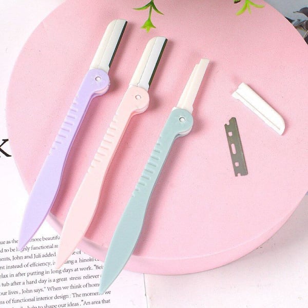 Buy/Send Razor Eyebrow And Face Shaving Single Piece Online | IGP ...