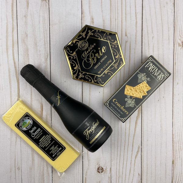 Sparkling Gift Hamper: Gift/Send Valentine's Day Gifts Online ...