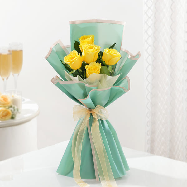 Buy/Send Sunny Glow Yellow Roses Bouquet Online | IGP | JVS1402813
