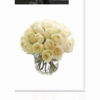 Buy/Send 30 White Stems Roses with Glas Pot Online | IGP | JVS1205426