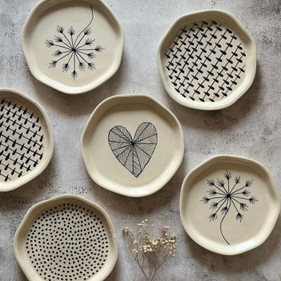 Buy/Send Ceramic Quater Plate Assorted Single Piece Online | IGP ...