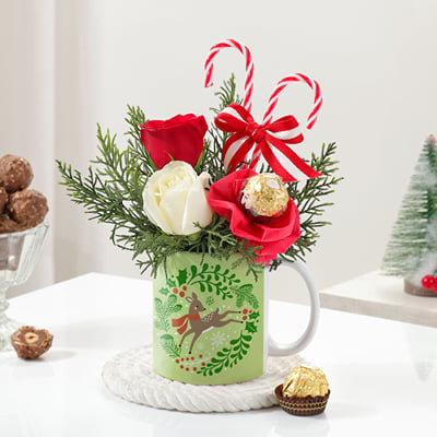 Christmas Charm Mug Arrangement: Gift/Send Christmas Gifts Online ...