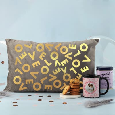 Cute Couple Personalized Hamper: Gift/Send Gourmet Gifts Online ...