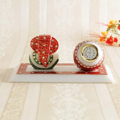 Buy/Send Delightful Traditional Table Clock Online | IGP | J11005492