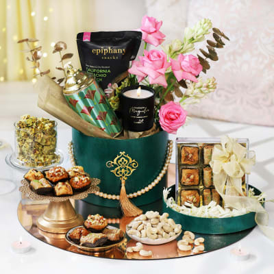 Emerald Radiance: Gift/Send Interflora Gifts Online JVS1189744 |IGP.com