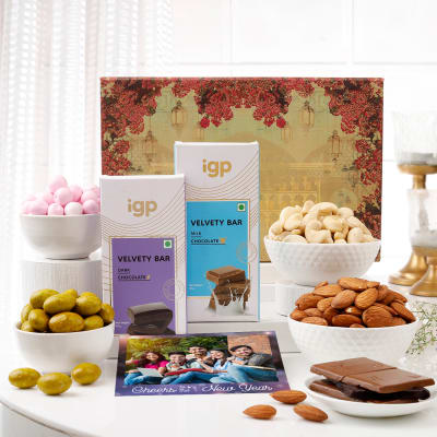 Flavoursome Goodies Personalized New Year Hamper: Gift/Send New Year ...