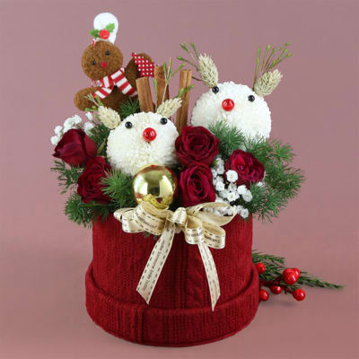 Hello Reindeers Table Flowers: Gift/Send Fresh Gifts Online JVS1270396 ...