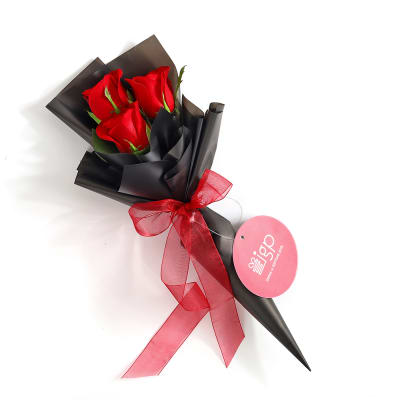 Buy/Send IGP Captivating Roses Bouquet Online | IGP | JVS1240183