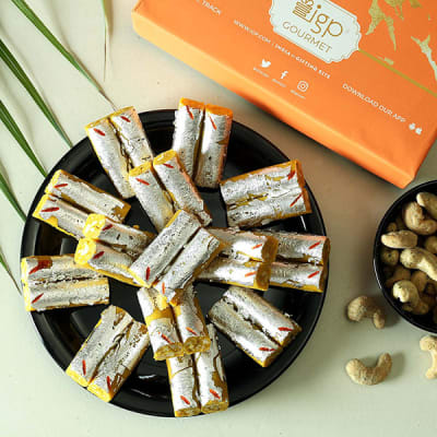 Buy/Send Kaju Kesar Roll 400 gm Online | IGP | J11149321