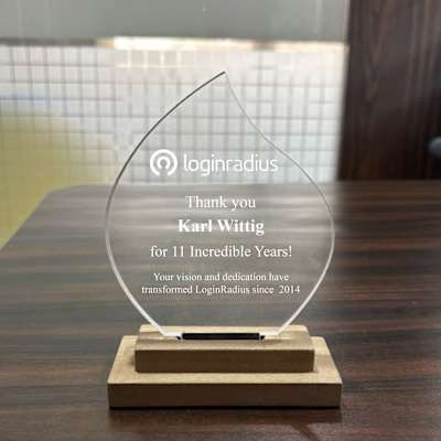 Buy/Send LoginRadius Trophy Online | IGP | JVS1408633