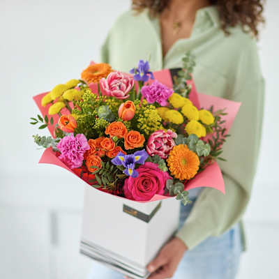 Buy/Send Lovely Classic Spring Bouquet Without Lilies Online | IGP ...