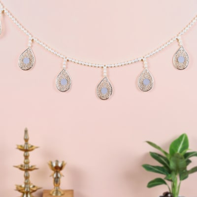 Buy/Send Pearl Bandrwal Mirror Toran Online | IGP | JVS1360081
