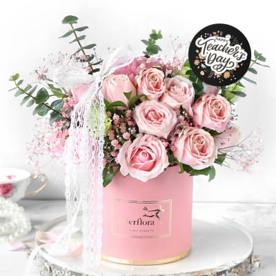 Petals of Passion: Gift/Send Interflora Gifts Online JVS1187810 |IGP.com