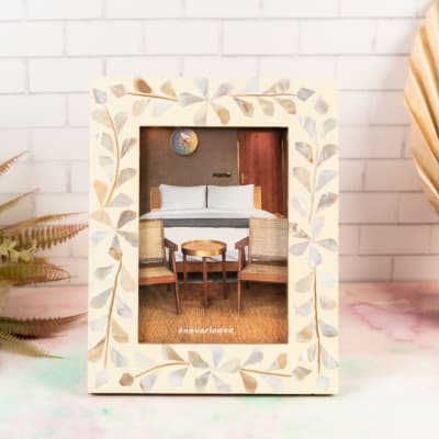 Buy/Send Photo Frame Floral Single Piece Online | IGP | JVS1251913