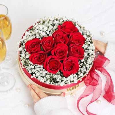 Buy/Send Romantic Moments Valentine's Day Arrangement Online | IGP ...