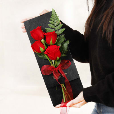 Buy/Send Romantic Roses with Fern Online | IGP | JVS1202635