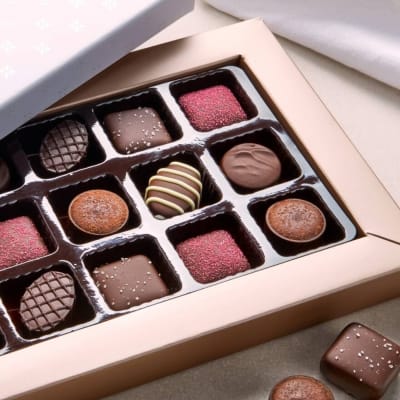 Buy/Send Standard Box of Chocolates Online | IGP | ID1282945