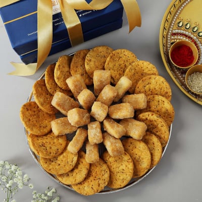 Buy/Send Sweet And Savoury Snacks Box Online | IGP | J11146468