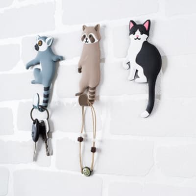 Buy/Send Traceless - Animal Hook - Assorted - Set Of 2 Online | IGP ...