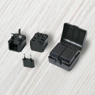 Buy/Send Universal Adapter Online | IGP | JVS1322231