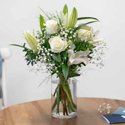 Buy/Send White Flower Arrangement Online | IGP | ID1283134